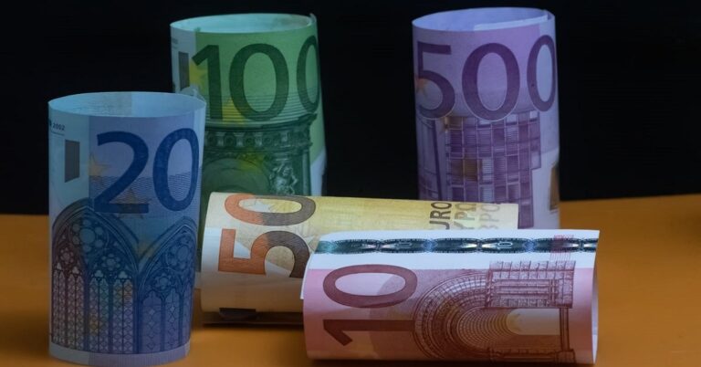 Ξεκινάει η καταβολή του δώρου Χριστουγέννων 2025 για τους ναυτικούς ...